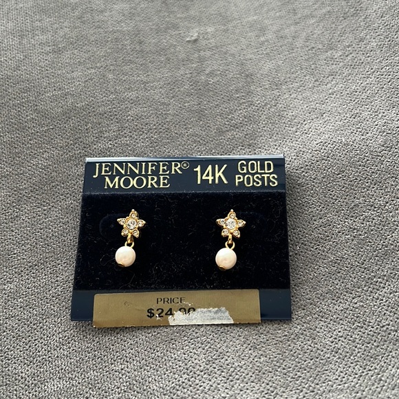 Jennifer Moore | Jewelry | Jennifer Moore 4k Gold Post Star And Pearl ...